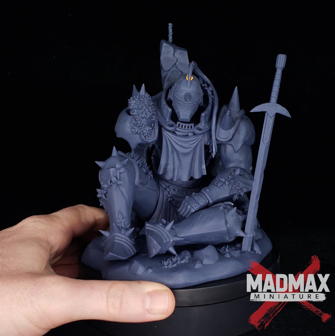 Tired Metal Knight Statue - Nomnom Studio - Collectible Figurines - Fan ...