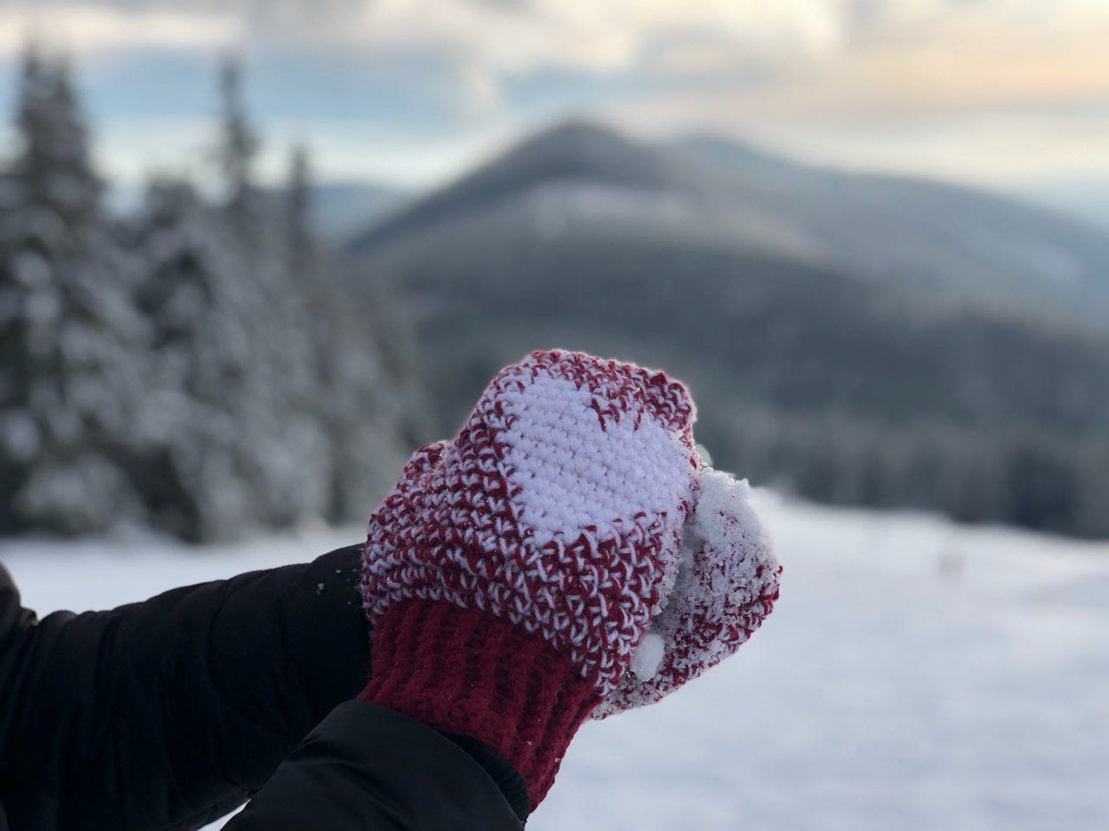 How to Crochet Heart Mittens - Simple, Warm, Great Valentine Gift ...
