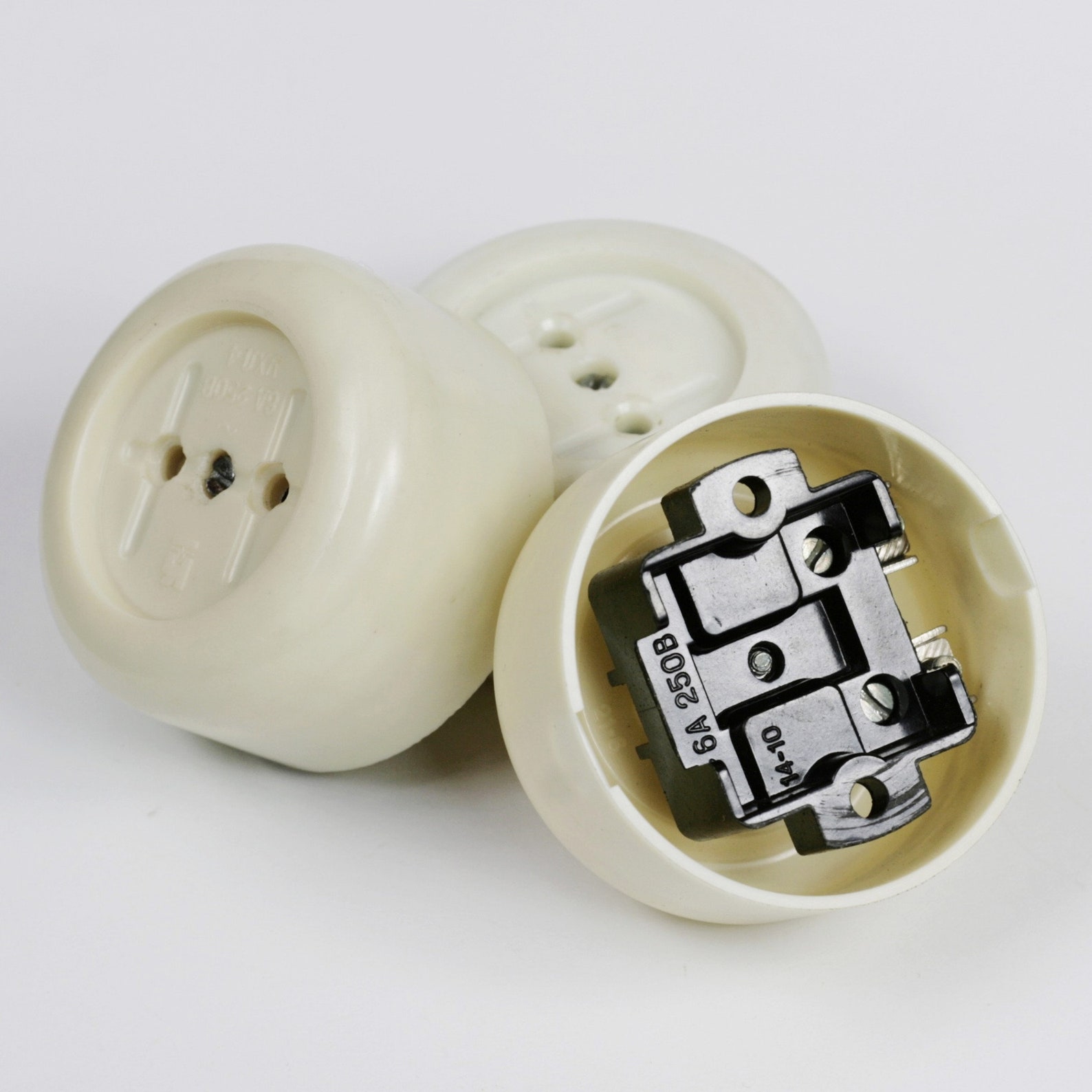 Retro Round Wall Mounted Electrical Power Socket Outlet Plug | Soviet ...