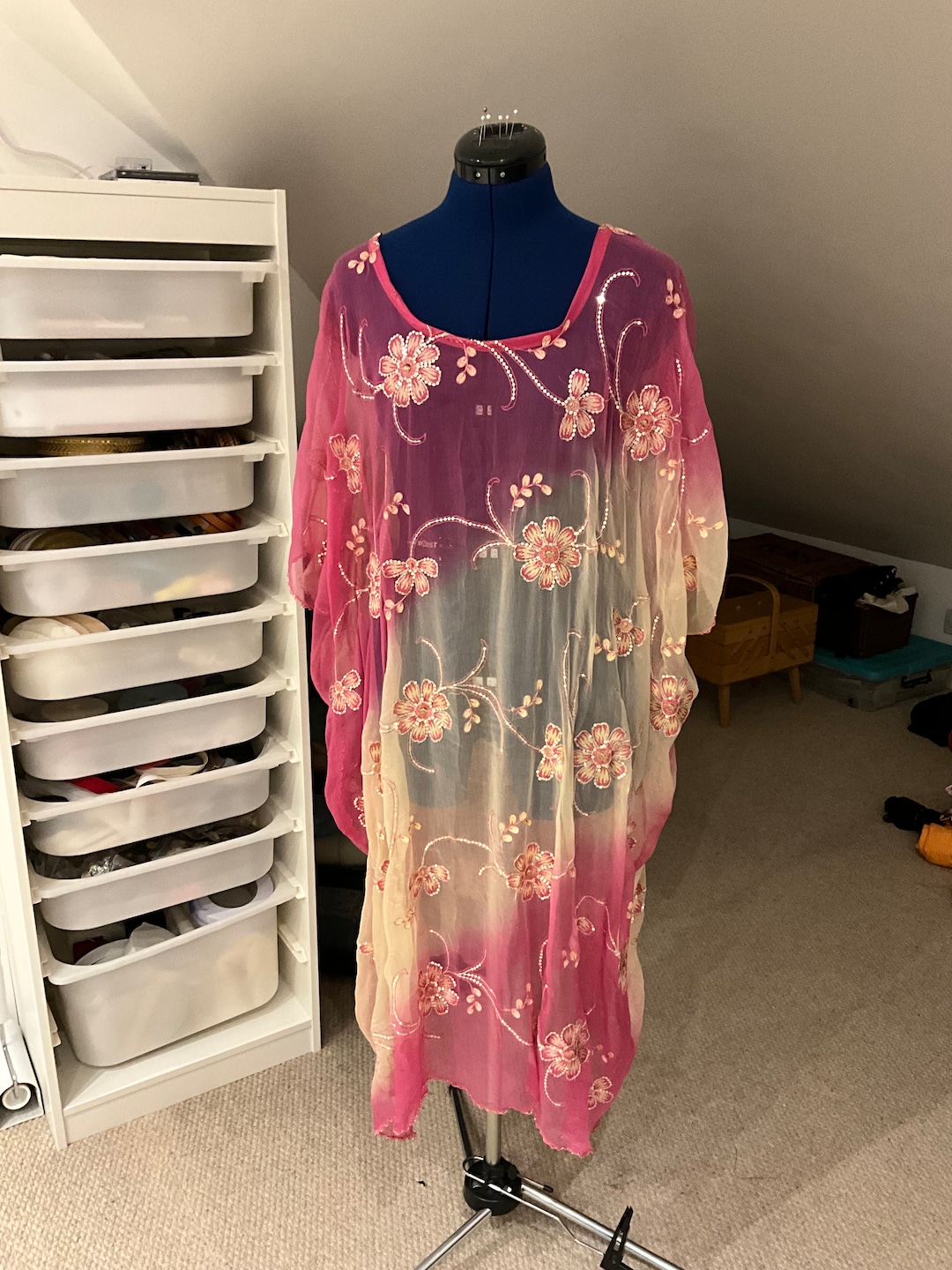 Kaftans From Indian Chuni / Dupata Fabrics pink/white With - Etsy