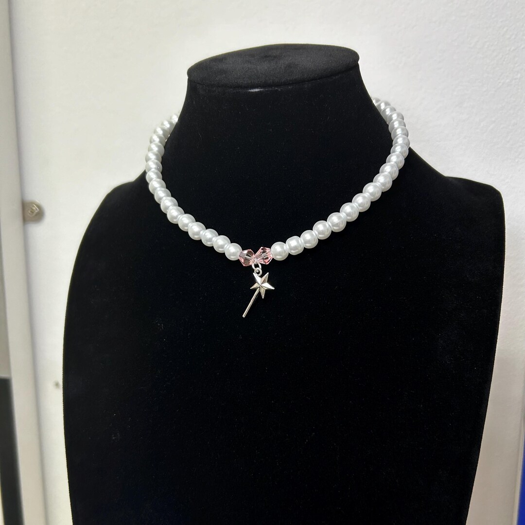 GLINDA THE GOOD Faux Pearl Necklace With Magic Wand & Pink Beads Wicked ...