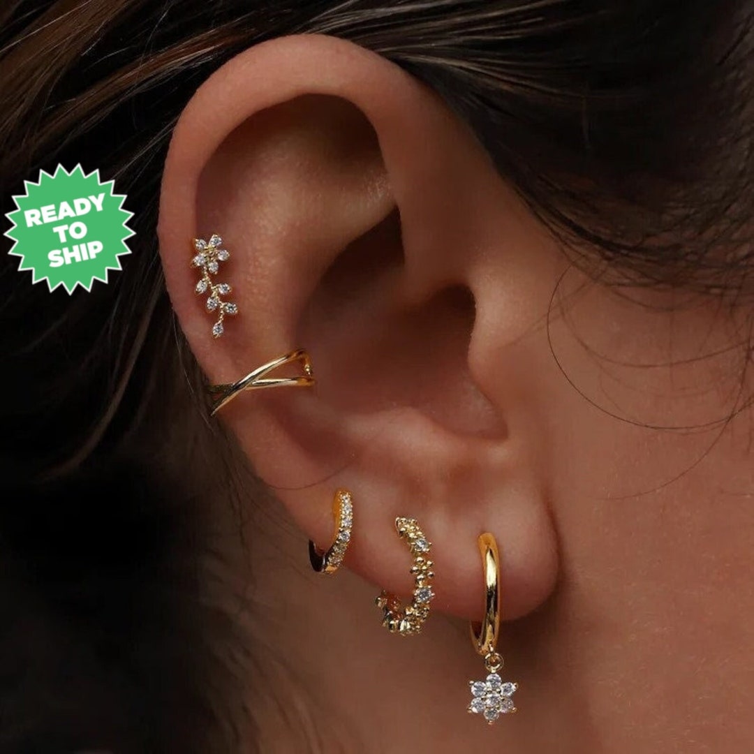 14k Solid Gold Diamond Long Leaf Curved Ear Crawler for Women - Etsy