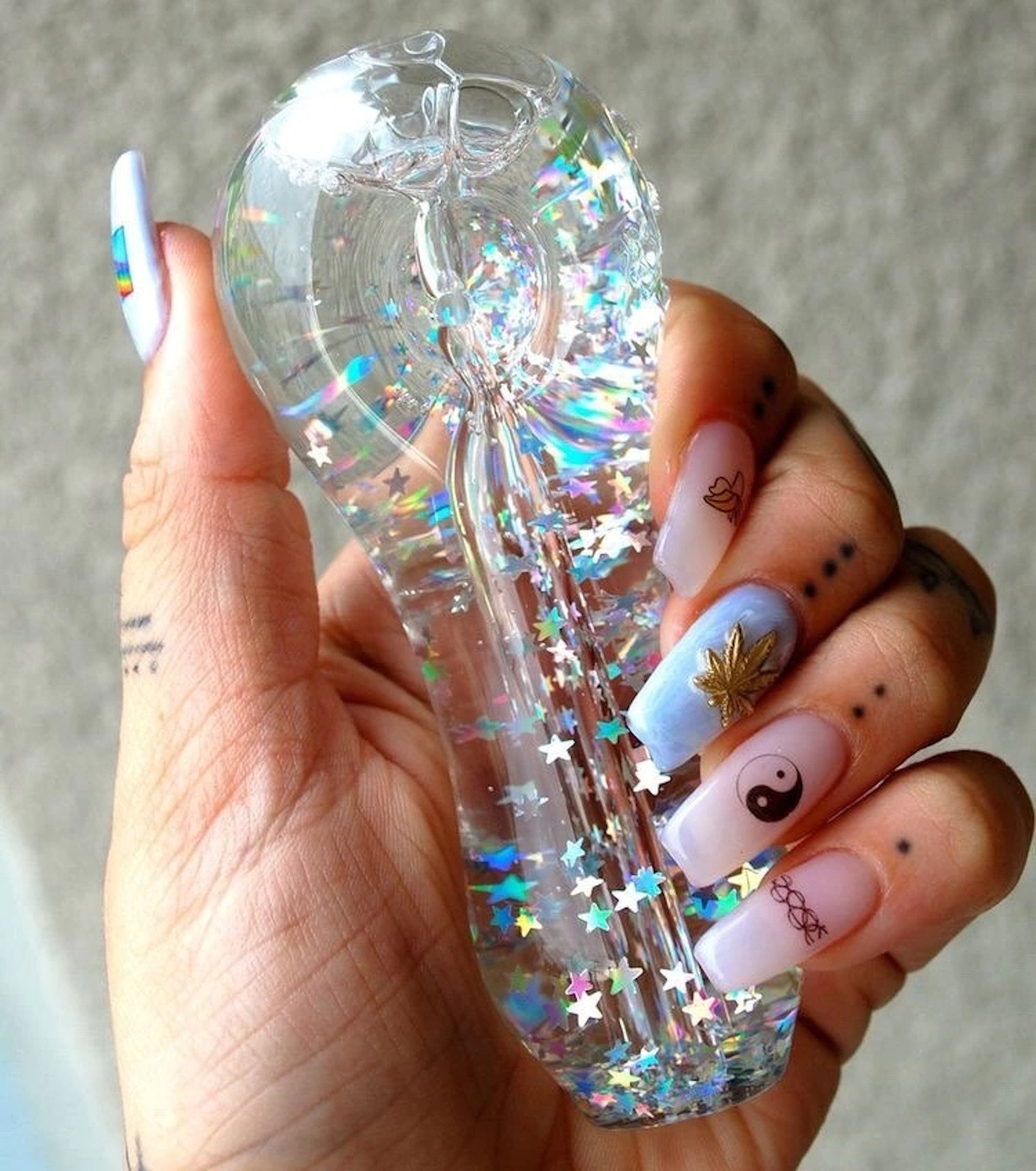 Glitter Pipes And Bongs