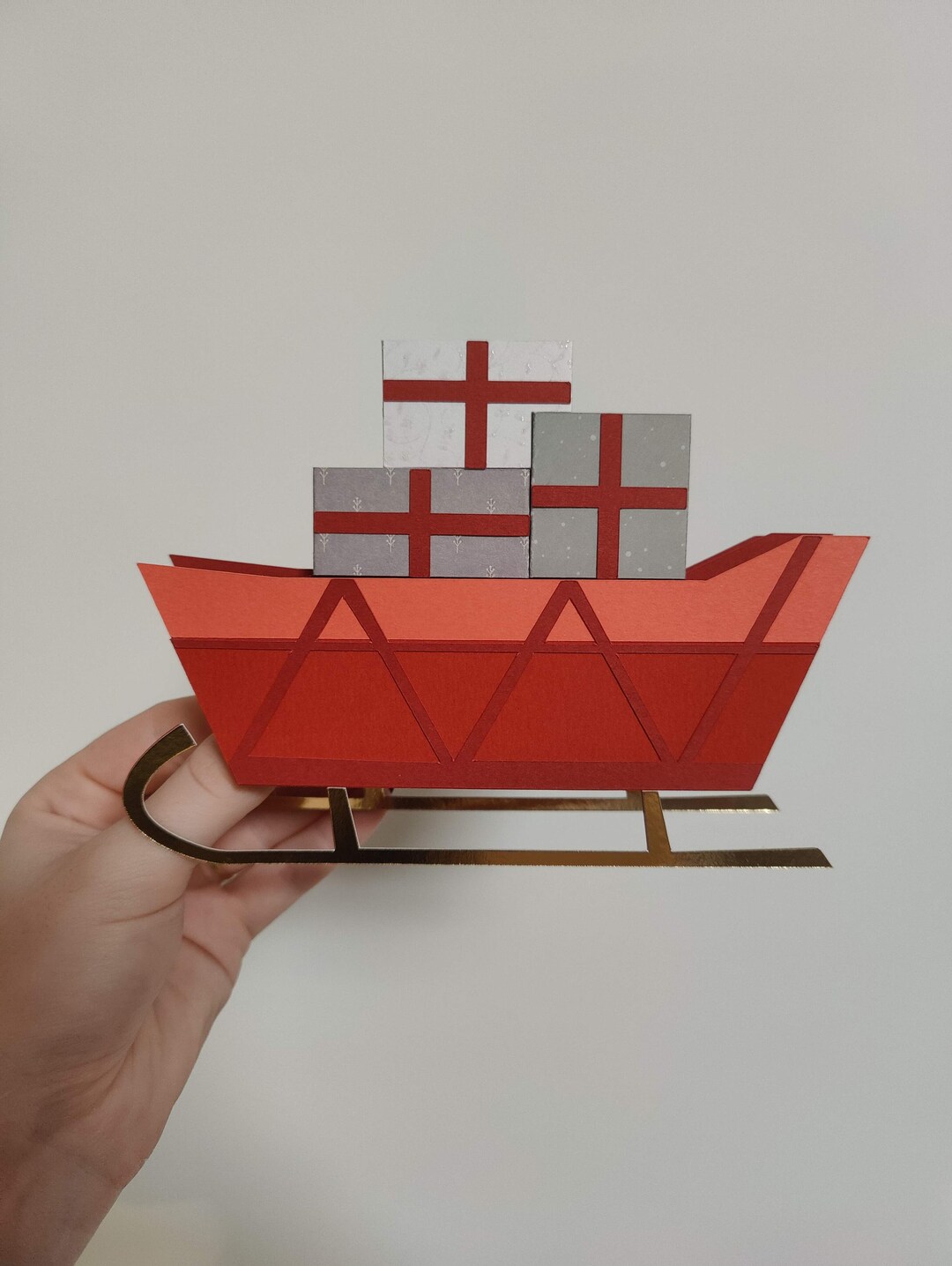 Present Sledge Card | 3D Papercut SVG Card Cut File | Cricut DIY - Etsy