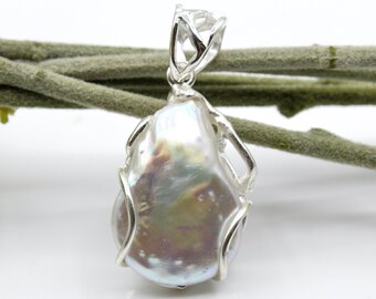 Baroque Pearl Pendant - Etsy