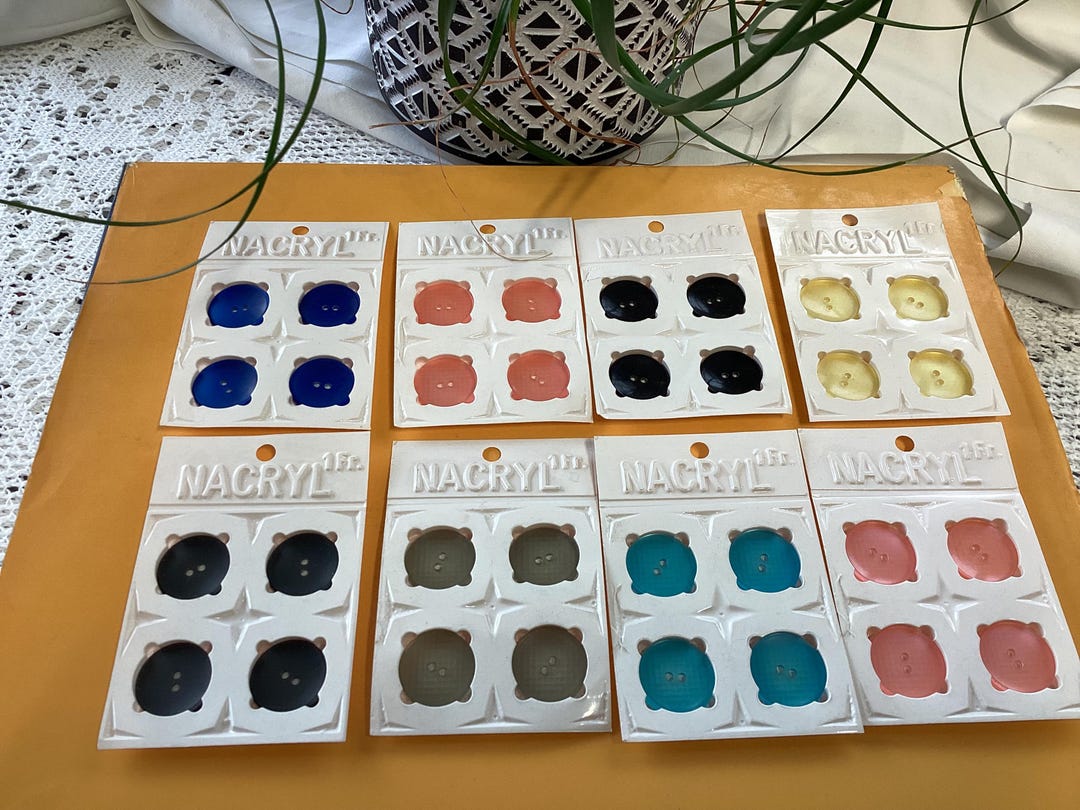Set of 32 Vintage Buttons for Creative Leisure Sewing - Etsy