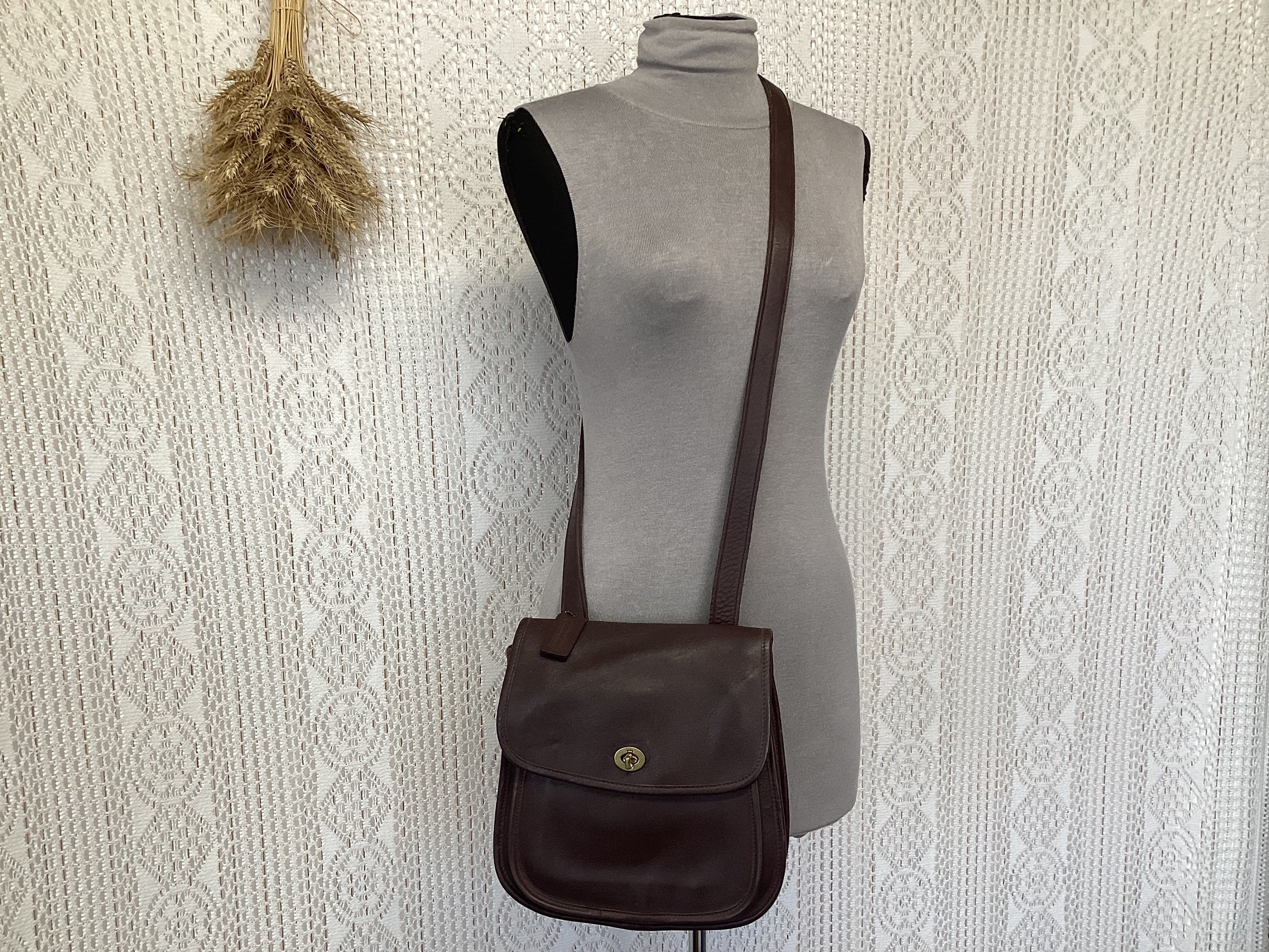 Coach Damen-Umhängetasche aus braunem Vintage-Leder, hergestellt in den ...