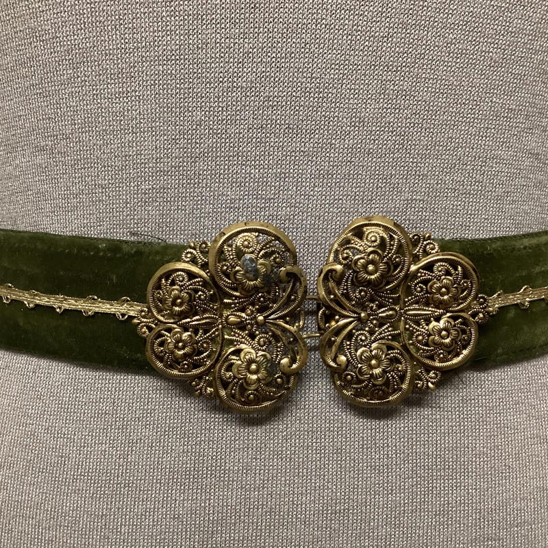Hand Clasp Belt - Etsy