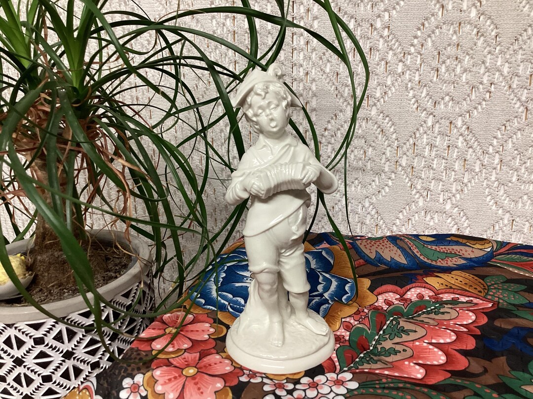 Galos Vintage Porcelain Figurine Jester Statue Mini Accordion Street ...