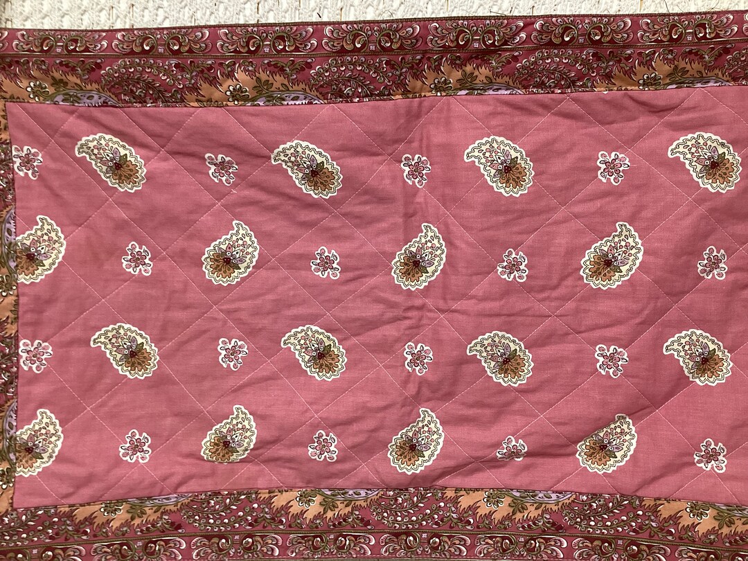 Marnik Créations Provençales Vintage Table Runner in Quilted Cotton ...
