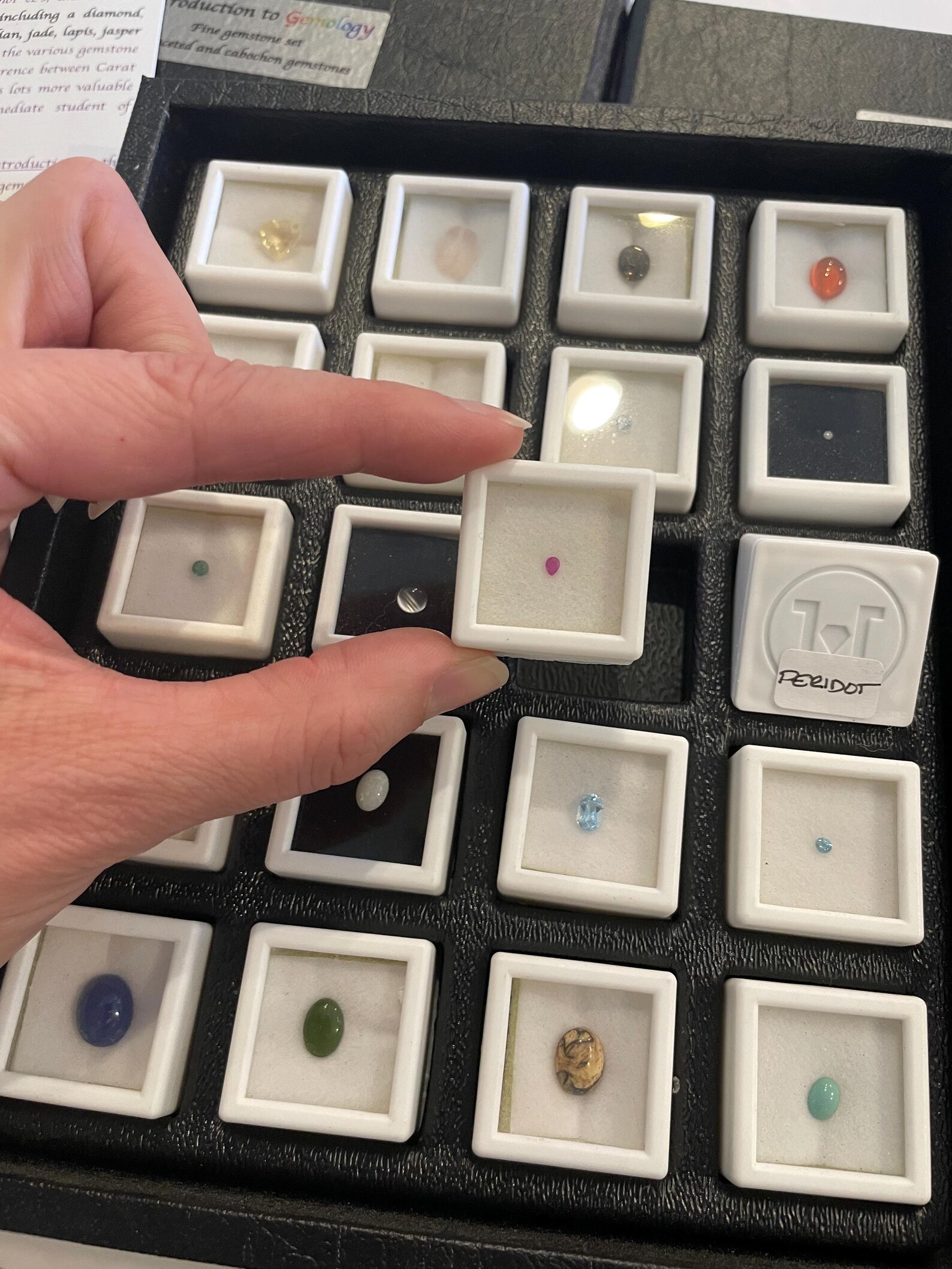 Boxed Set2 of 20 Gemstones Introduction to Gemology Beautiful Gift and ...