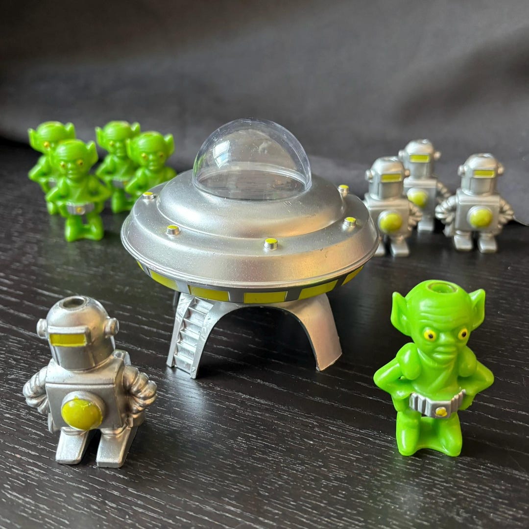 Lot of 1978 Wilton Spaceman Alien & UFO Spaceship Cake Decoration ...
