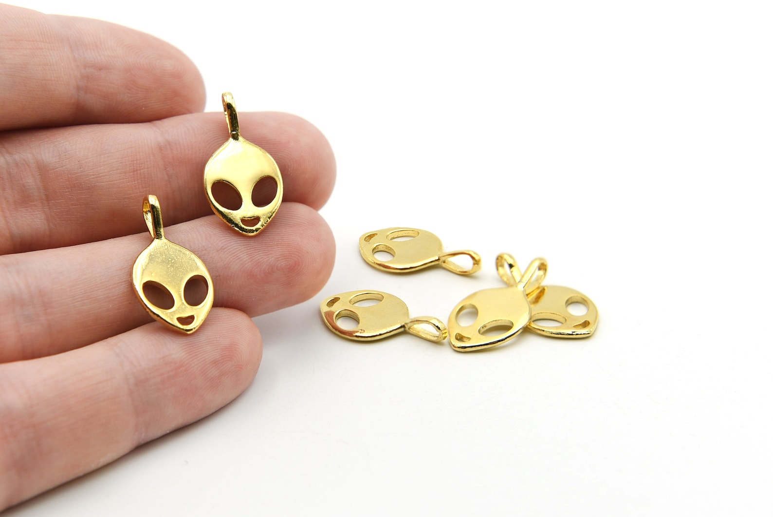 23x12mm 24k Shiny Gold Plated Alien Charm Alien Head Charm | Etsy