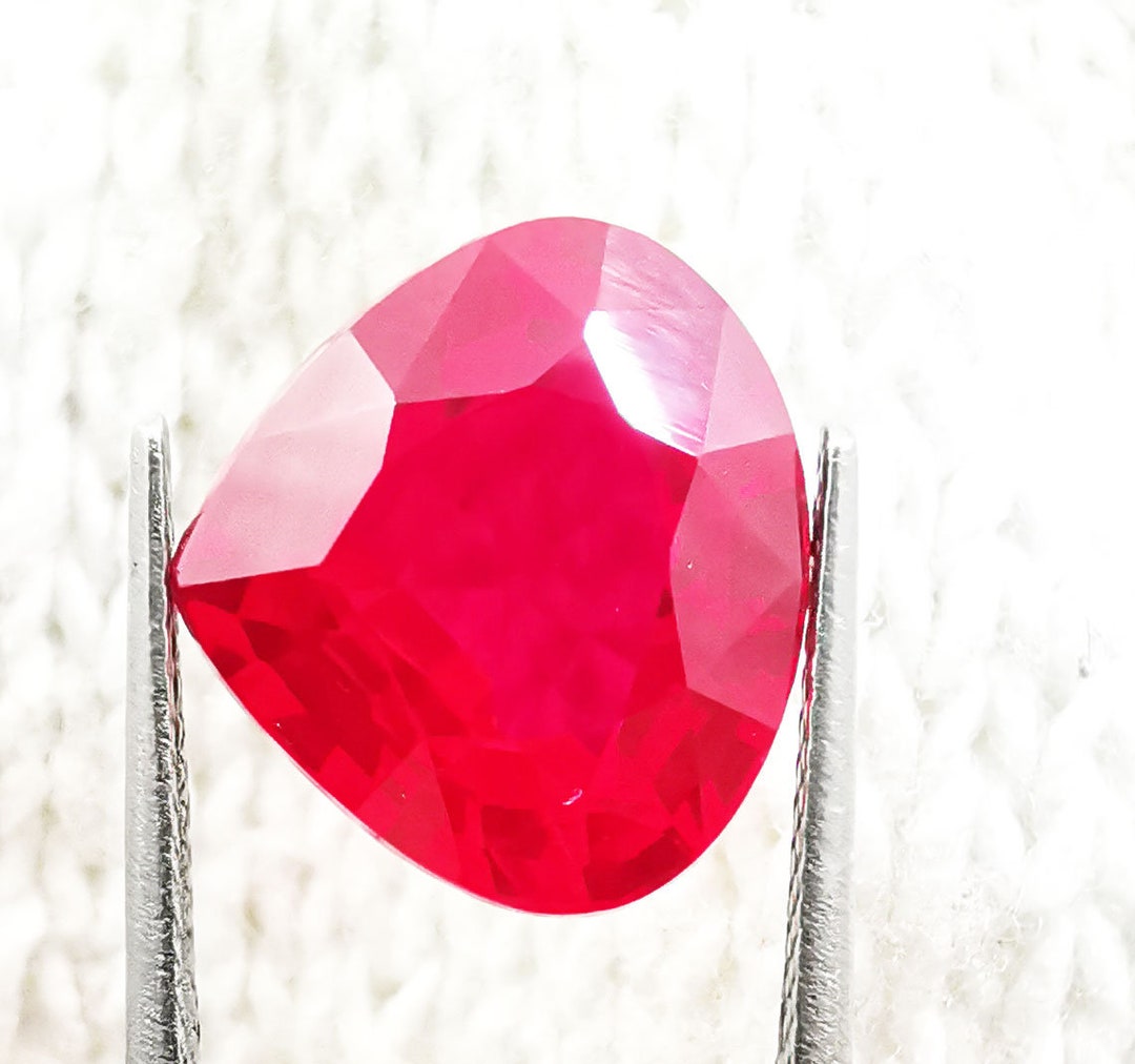 Pigeon Bright Blood 8.80 Ct Certified Natural Red Ruby Madagascar Heart ...