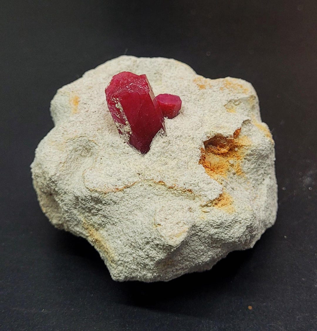 470 Ct Rare Natural Red Bixbite Beryl Rough Utah Bixbite Rough Specimen ...