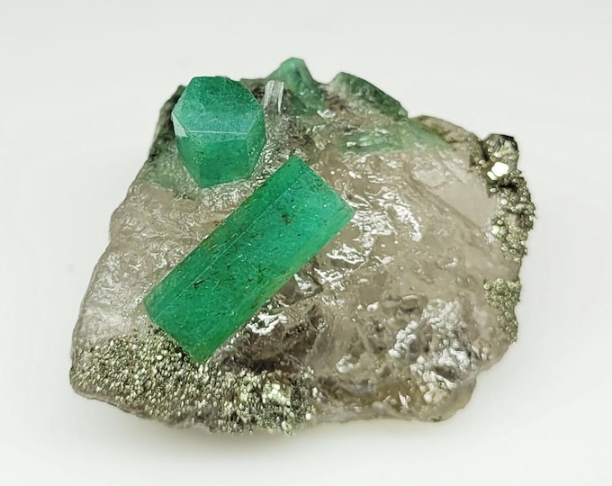 121 Ct Natural Zambia Emerald Crystal on Quartz Matrix Rough With ...