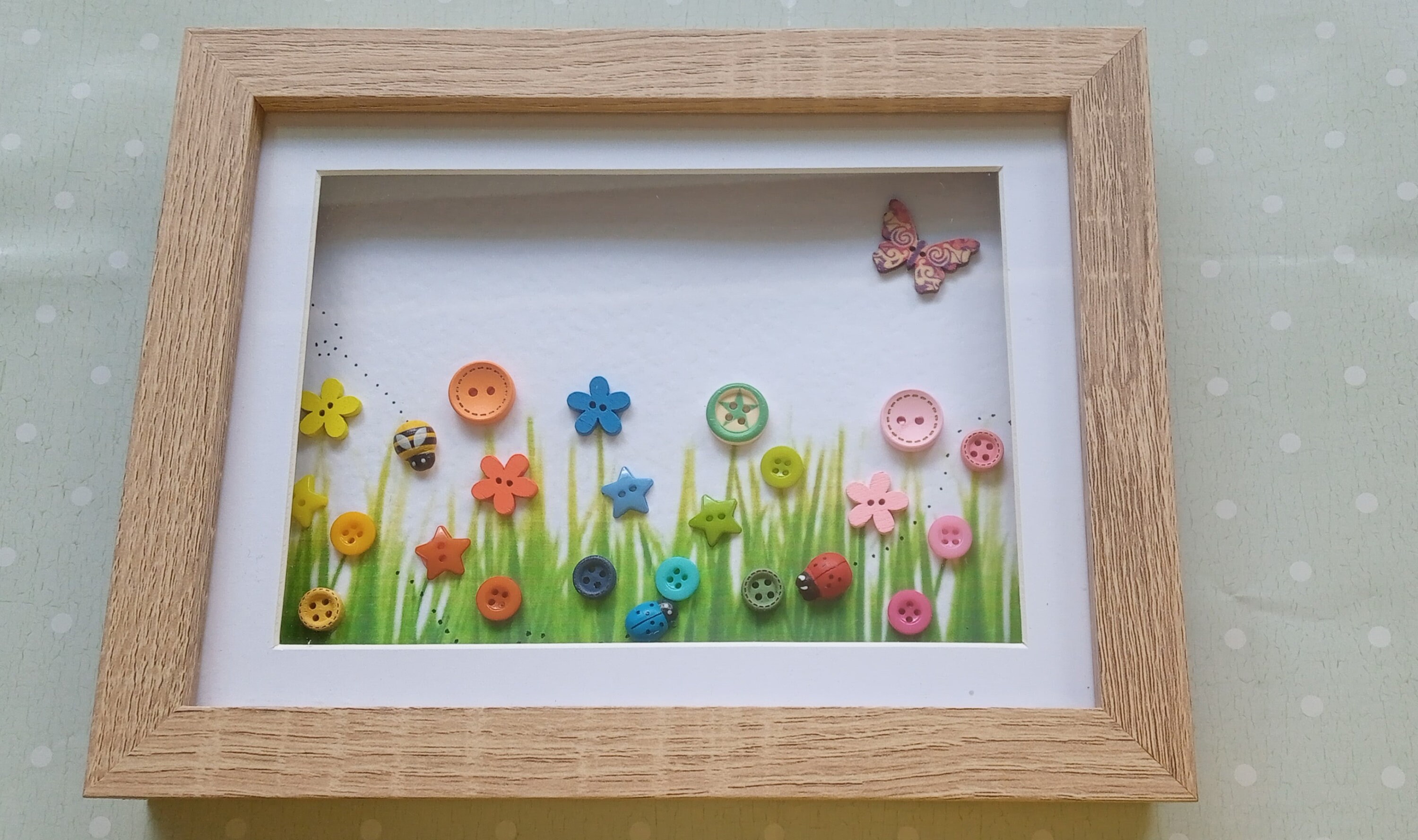 3D Flower Button Frames. These Pieces of Button Art Make a Lovely Gift ...