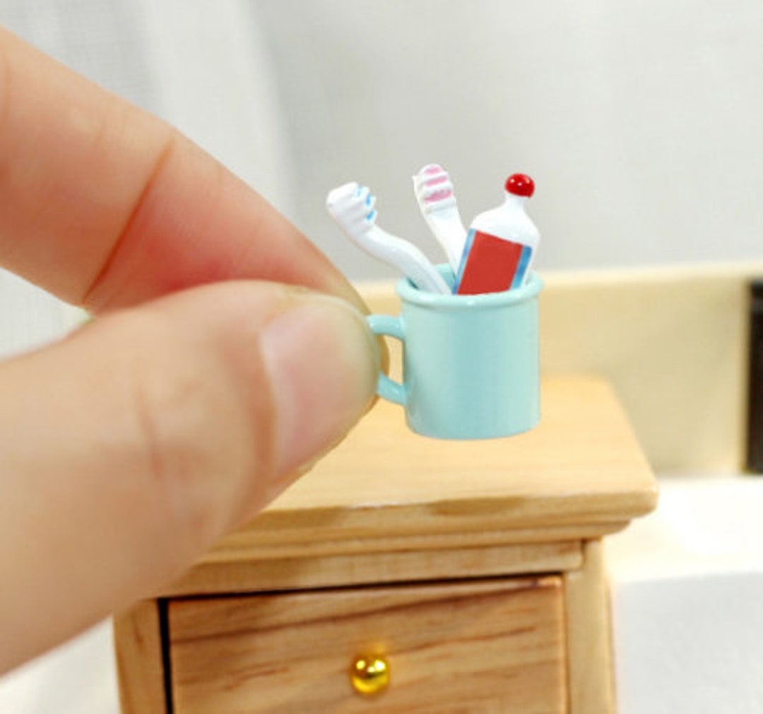 1:12 Scale Toothbrush Set of 4 Dollhouse Bathroom Decor Accessories ...