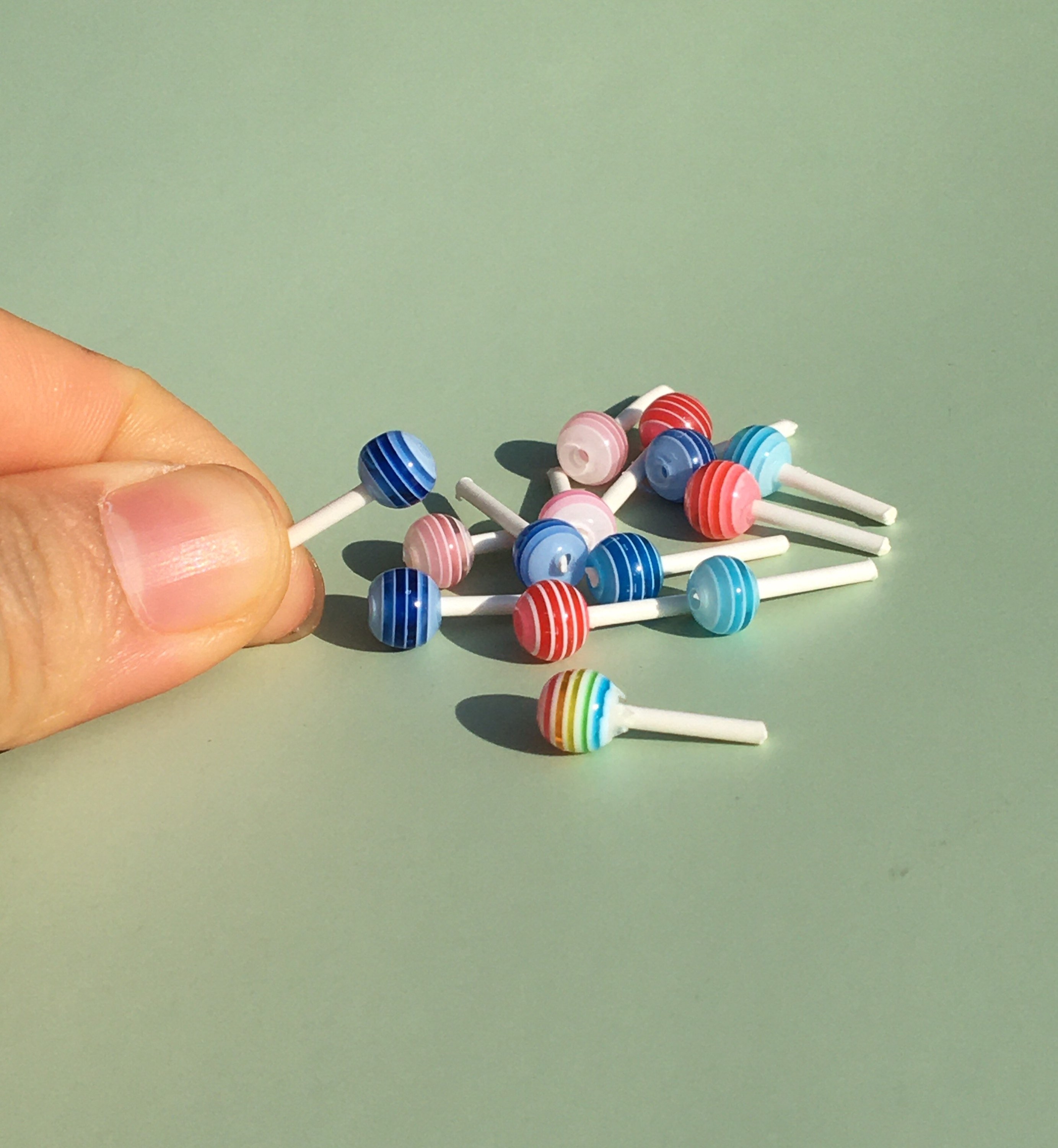 20 Pieces Mixed Miniature Rainbow Lollipops Miniature Food for Dolls ...