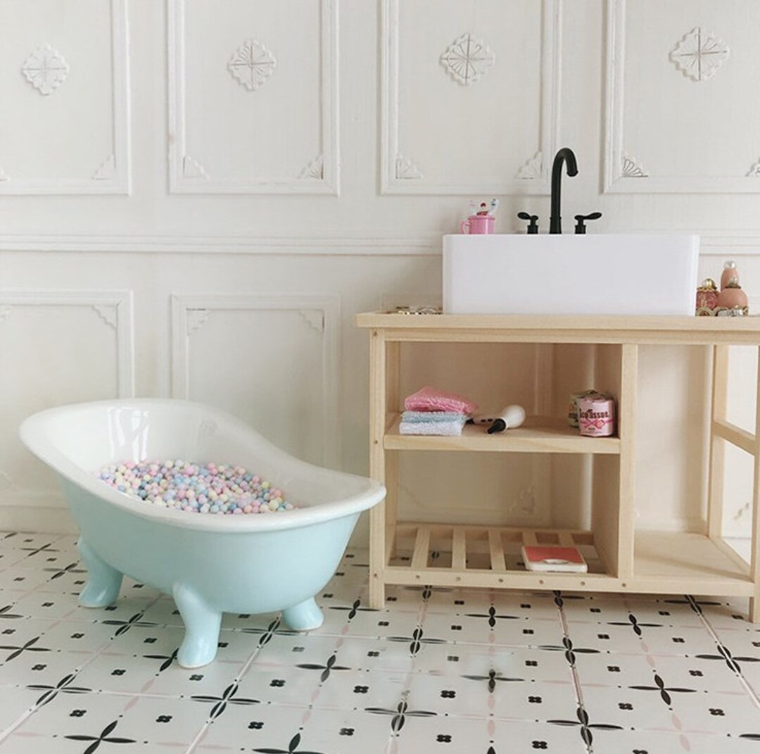 Dollhouse Bathtub in Ceramic 1:12 Scale Doll Bathtub Dollhouse Bathroom ...