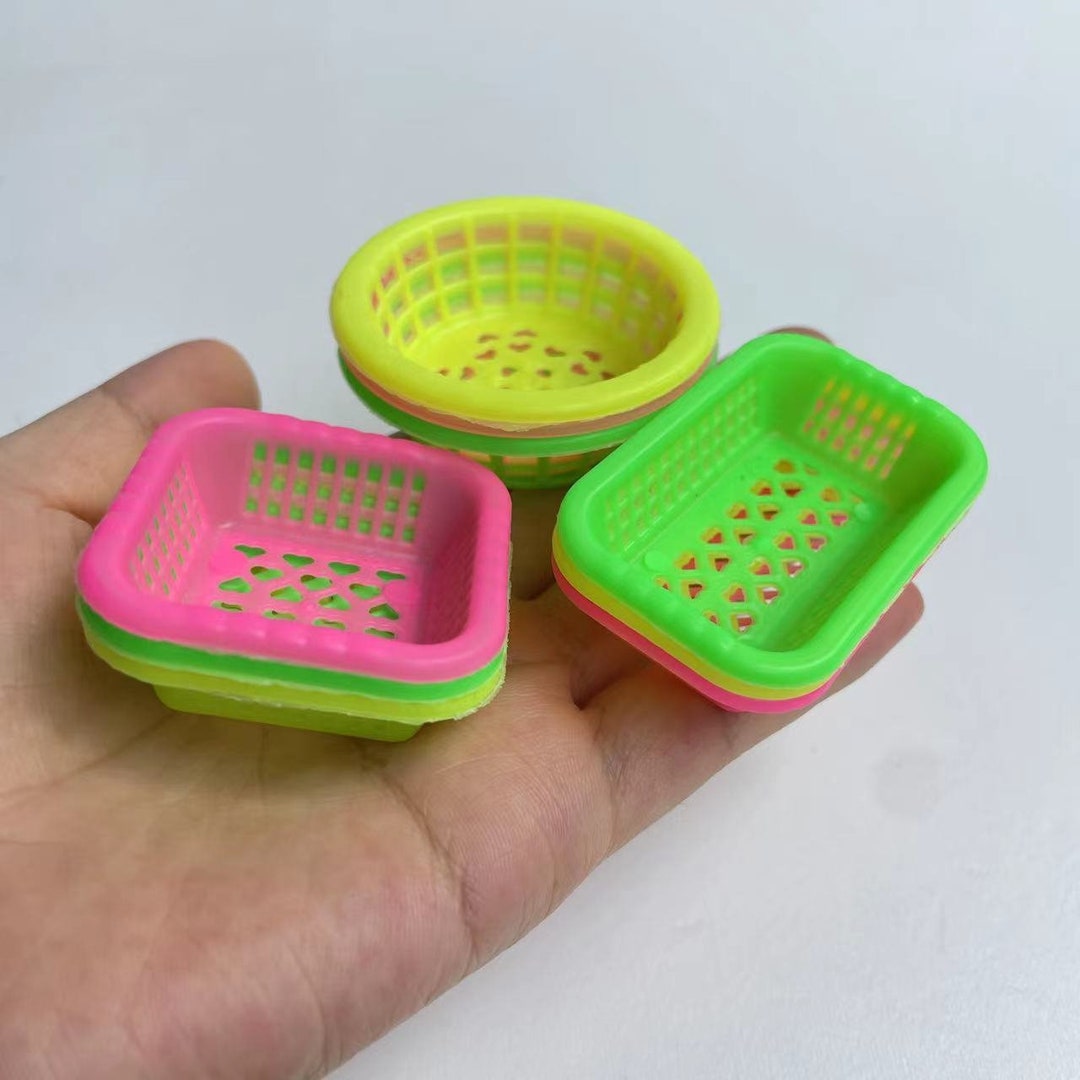 1:6 Scale Plastic Basket Dollhouse Storage Basket Dolls Kitchen ...