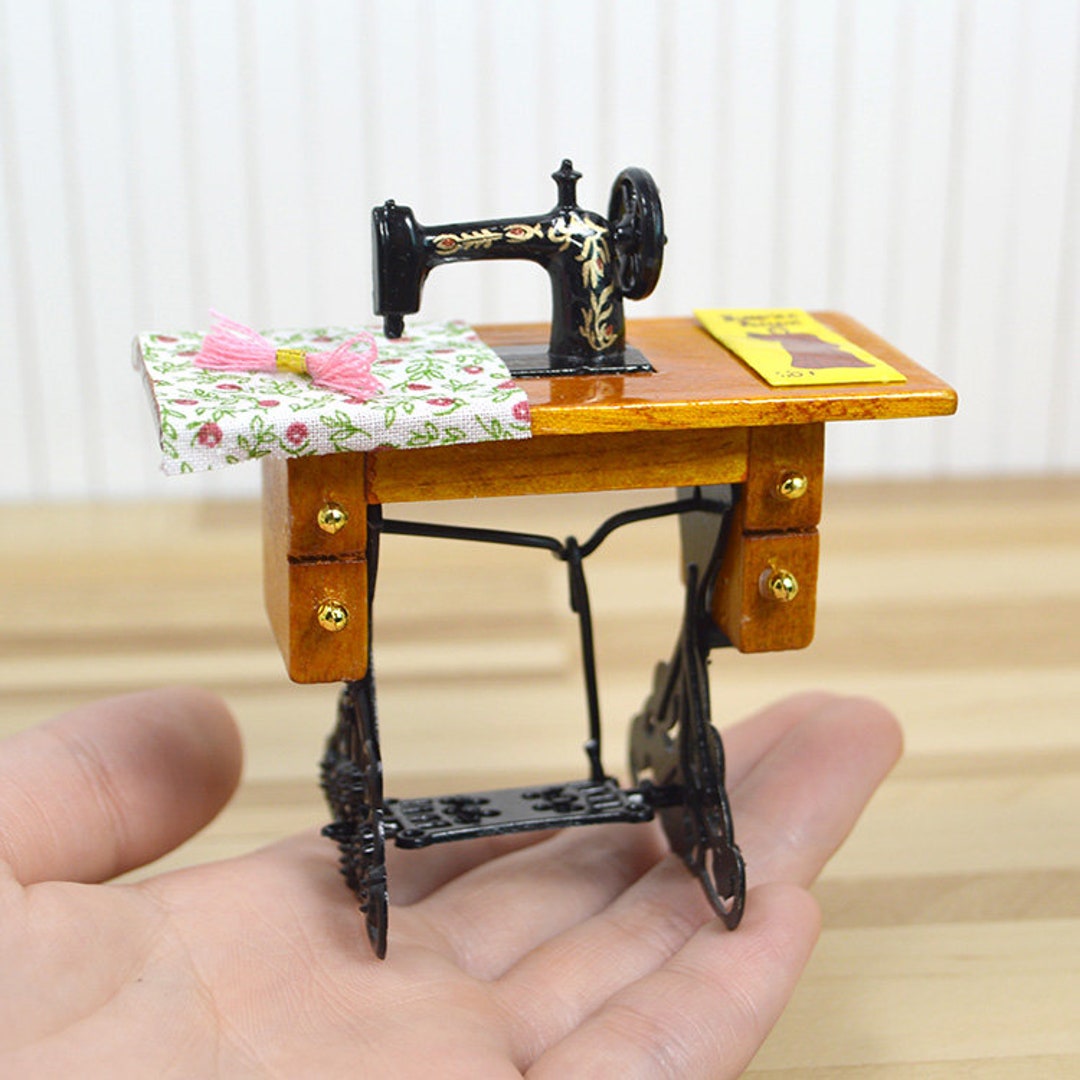 Miniature Sewing Machine Dollhouse Miniature Furniture 1:12th Scale ...