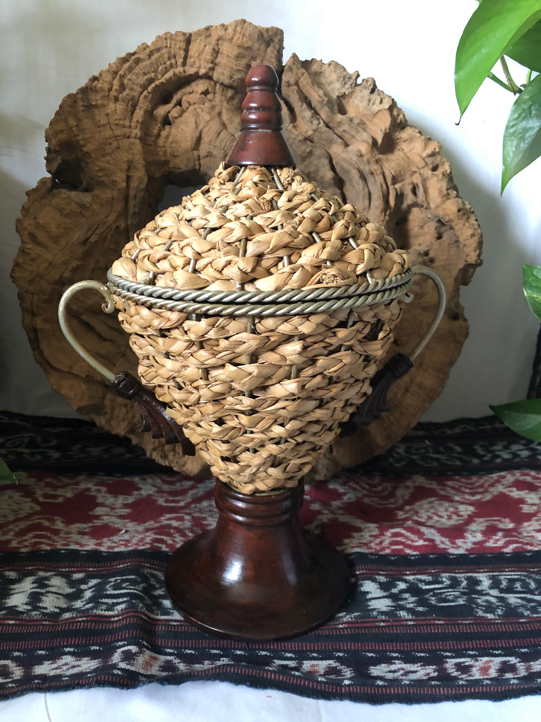 Trays. Indigenous Beauties. Banana Bark and Seagrass. Creative Pedestal ...