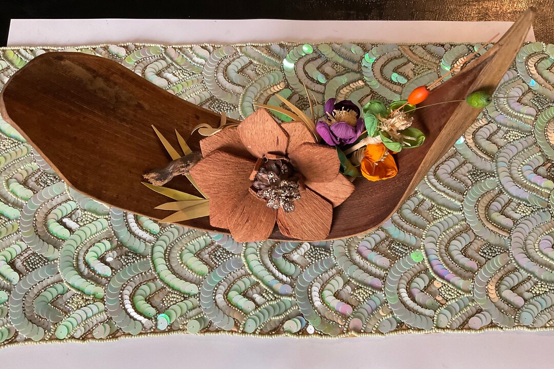 Palm Spathe Flower Arrangement. Coconut and Corn Husk Flowers. Coconut ...