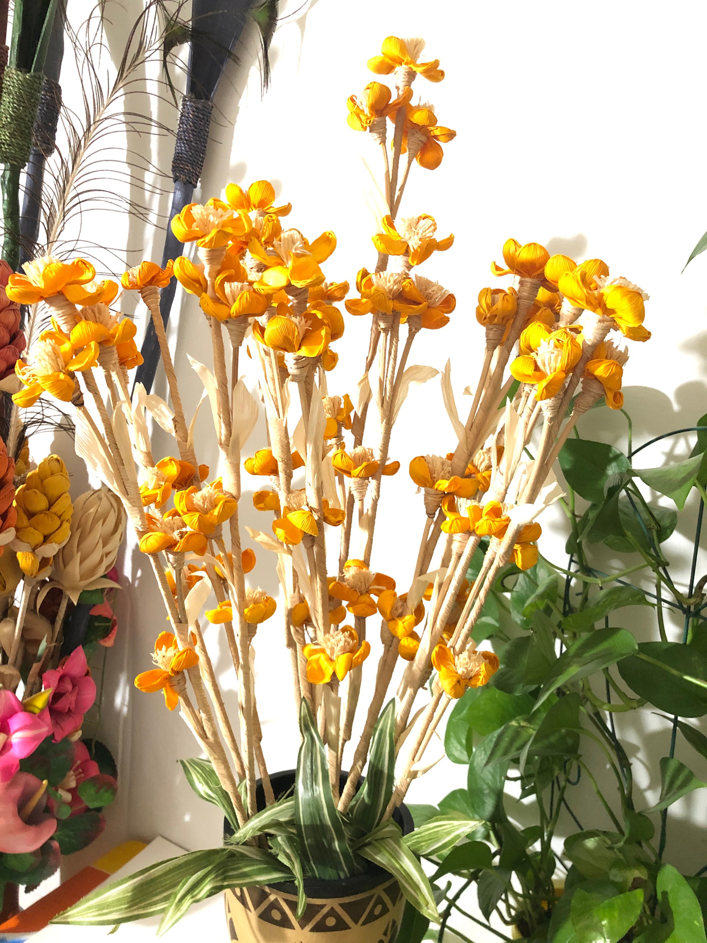 Dried Corn Husk Flowers. Dyed with vibrant colors. Attached to | Etsy