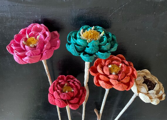 Corn Husk Flowers. Handmade Using Dyed Dried Corn Husks. | Etsy