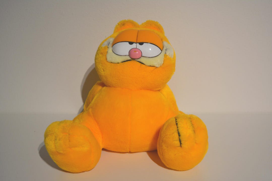 Vintage 80's Garfield Leaning Back Plush - Etsy