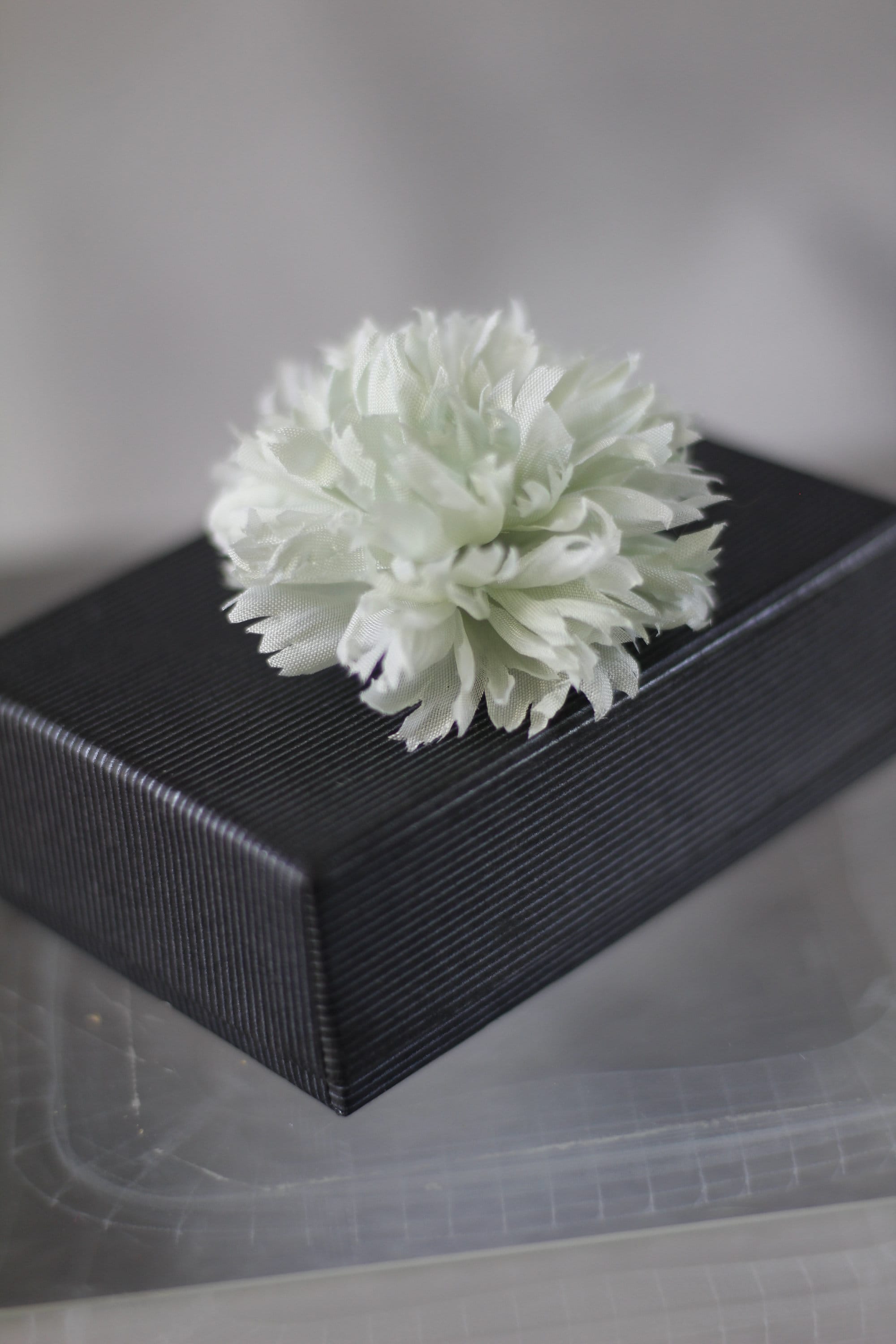 Green Carnation Pin. Tiny Boutonniere for Man - Etsy