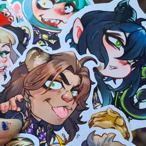 TWISTED WONDERLAND Big Stickers Chibi Glossy – Malleus, Vil, Floyd ...