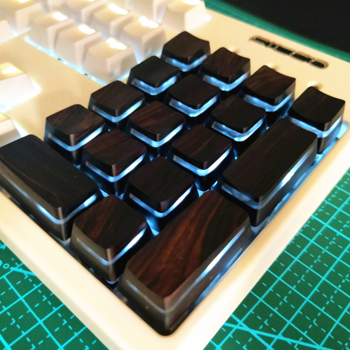Handmade Ebony Backlit Pudding Keycaps Solid Wood & Resin | Etsy