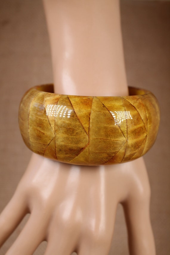 plastic lucite snake skin - Gem