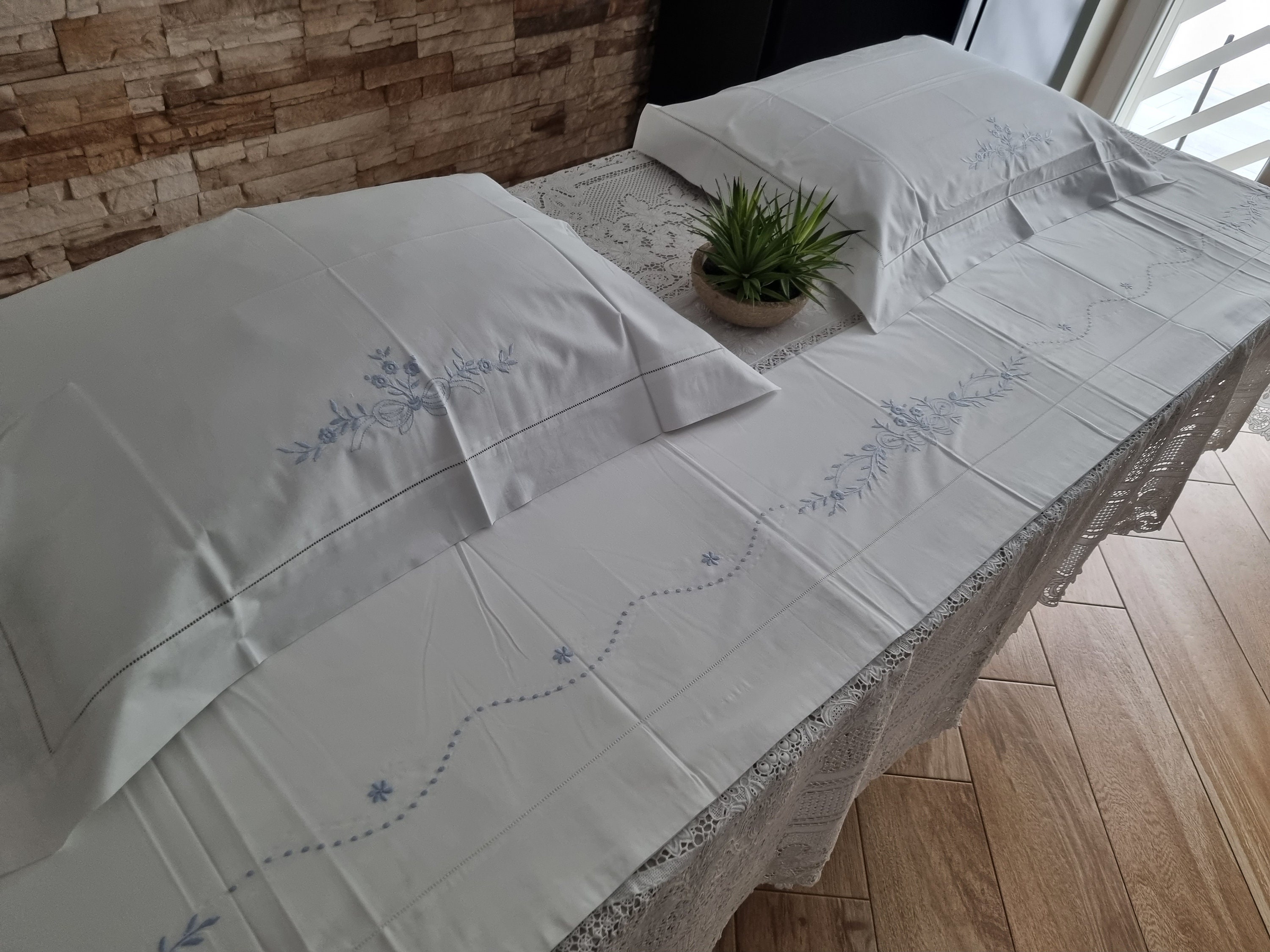 Machine Embroidered Sheet in Pure Cotton Percale of the Highest Quality ...
