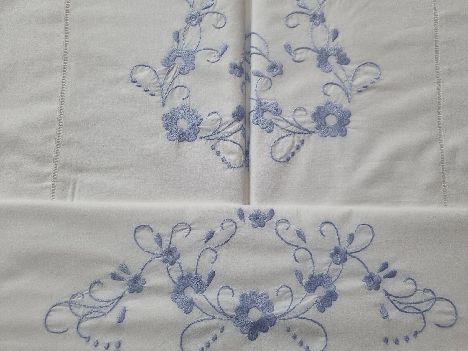 Machine Embroidered Sheet in Pure Cotton Percale of the Highest Quality ...