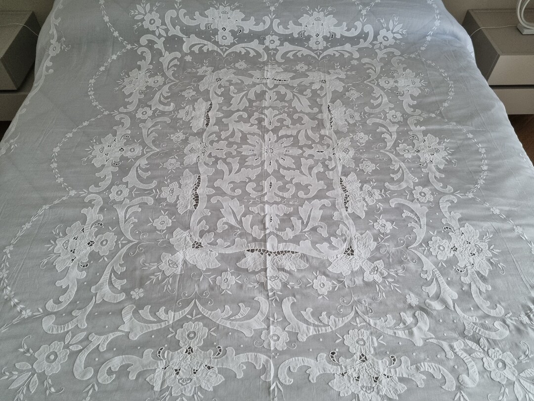 Majestic Bedspread in Organza and Linen With Cutwork Embroidery and ...