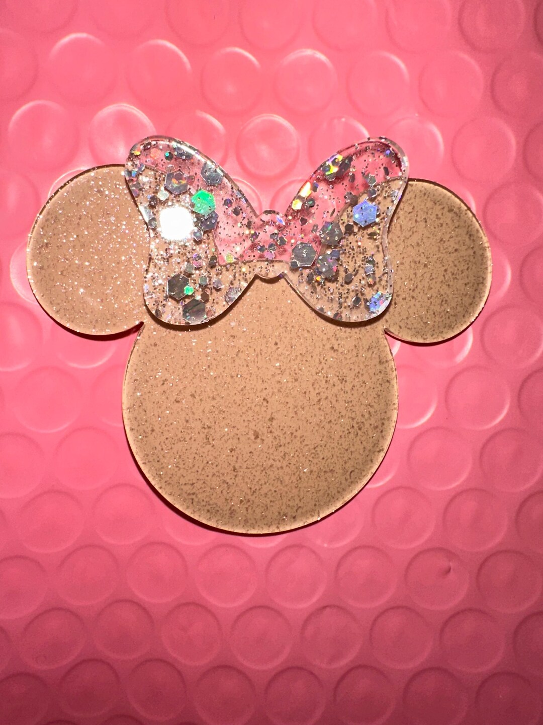 Disney Minnie Mouse Light Beige Badgereels or Popsockets Can Be ...