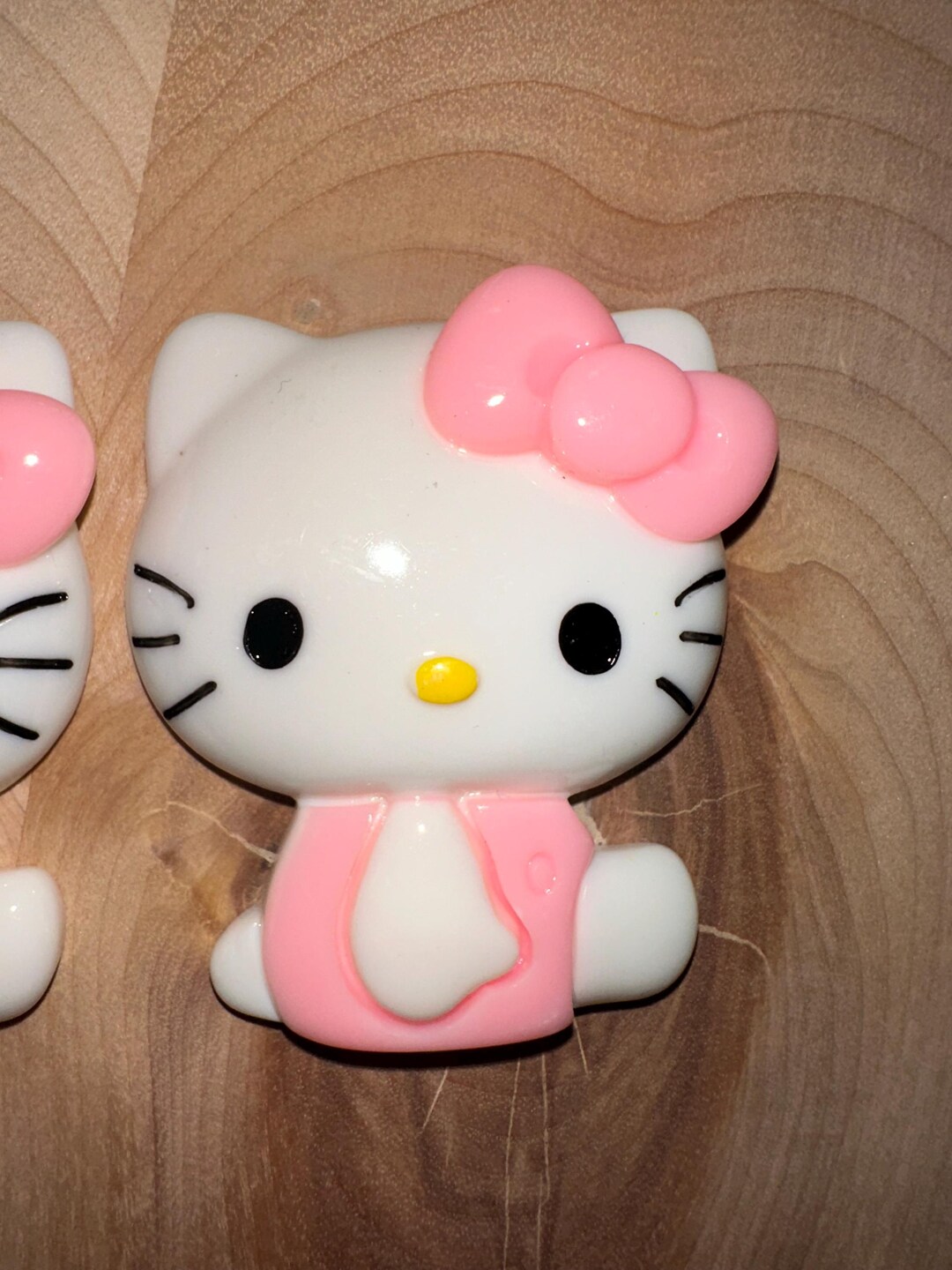 Brand New Sanrio HK Hello Kitty Popsocket or Badgereel You Choose Style ...