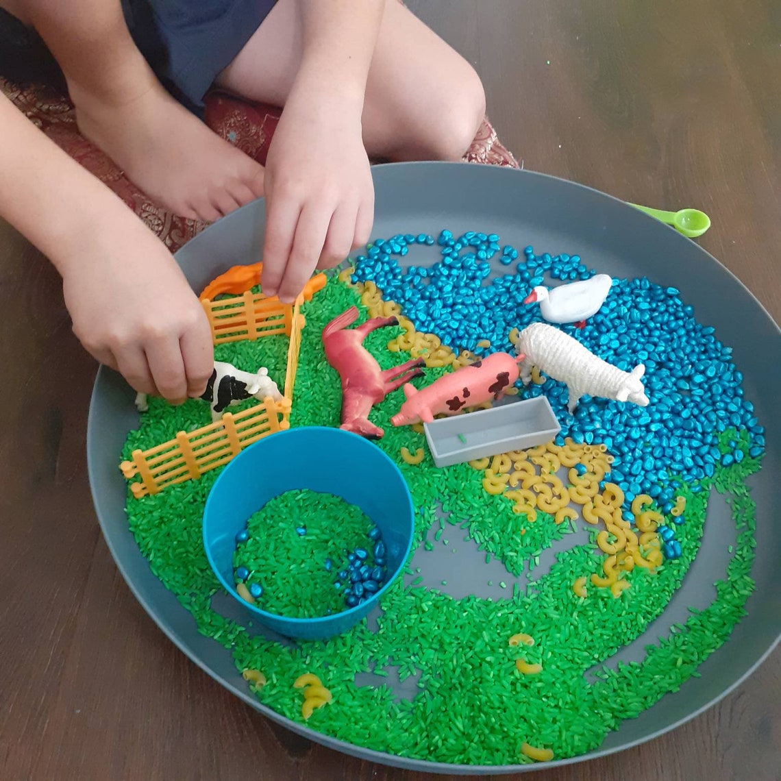 Farm messy play set animal sensory kit | Etsy