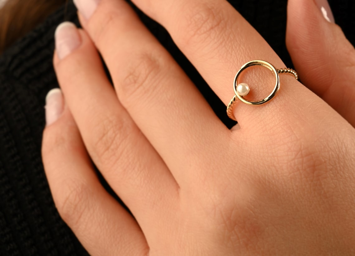 Anillo de perlas delicada anillo vintage de oro de 14k - Etsy España