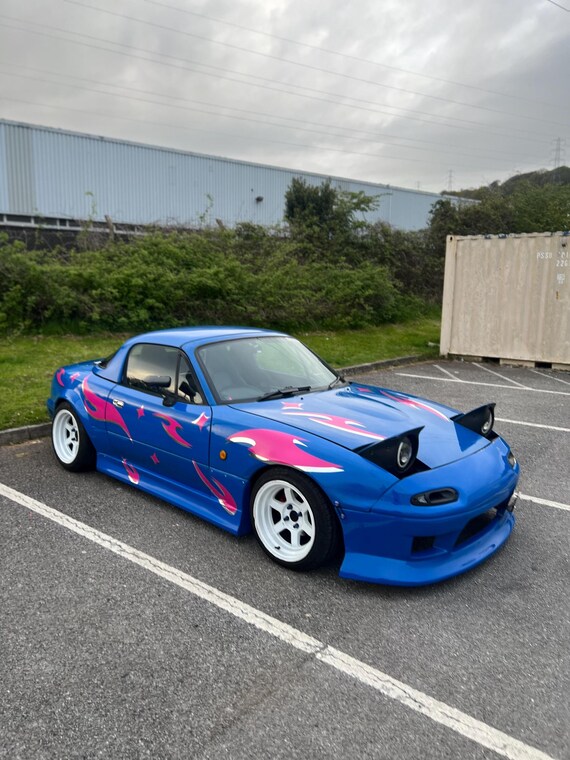 Mazda Miata Drift Hi 1,066 Mazda Mx5 Stock Photos, High Res Pictures,