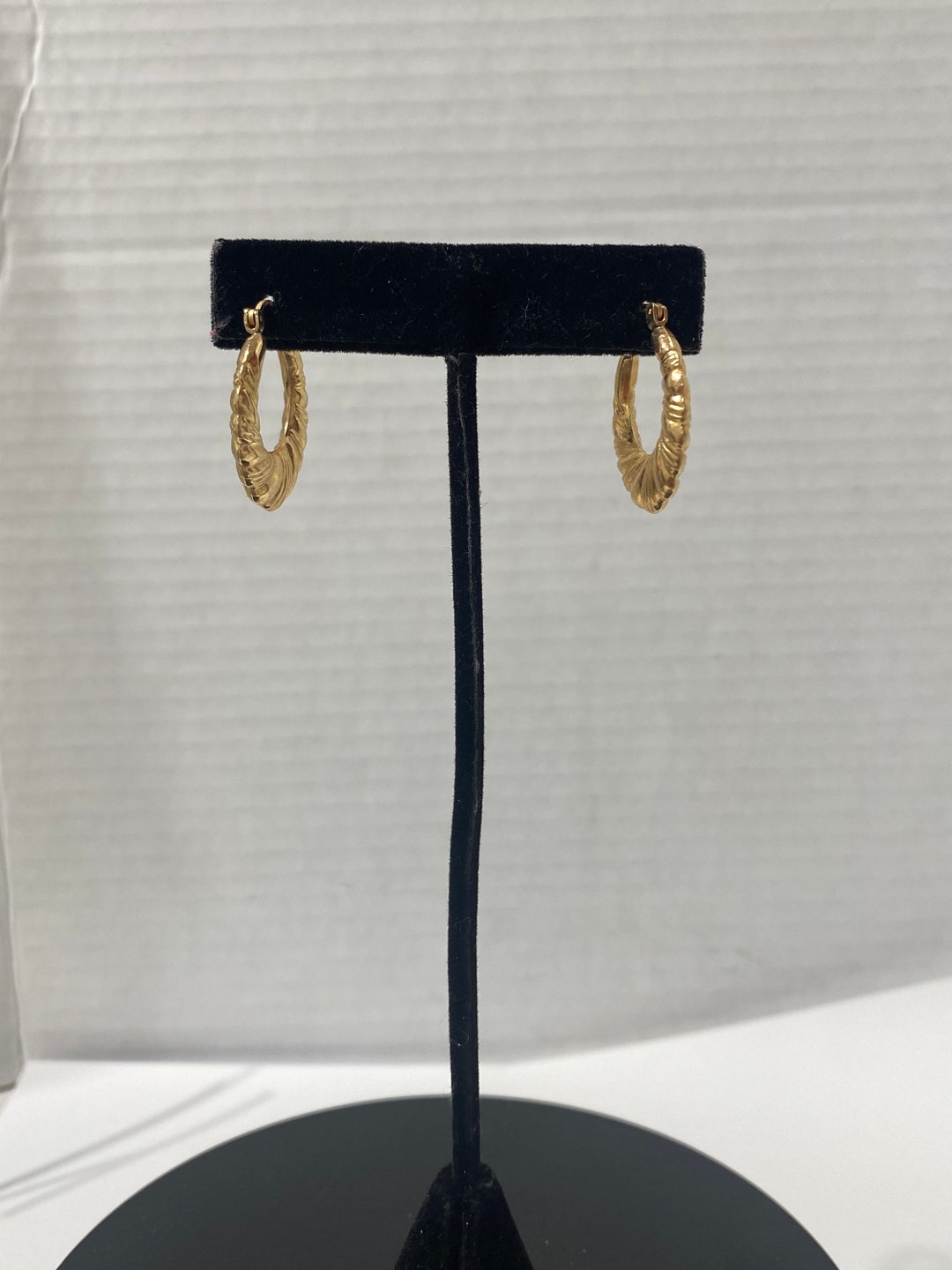 Elegant 14K Yellow Gold Shrimp Hoop Earrings, Approx. 1" in Diameter, 3 ...