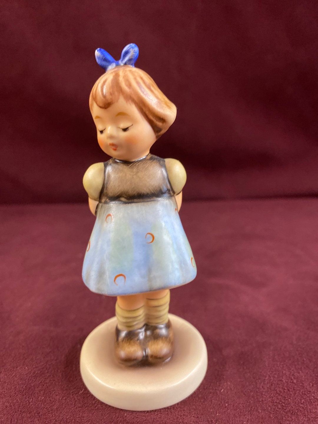 Vintage Hummel, Goebel 493, Two Hands, One Treat, 1988 Copyright, Signed and Dated 91, 4 Inches ...