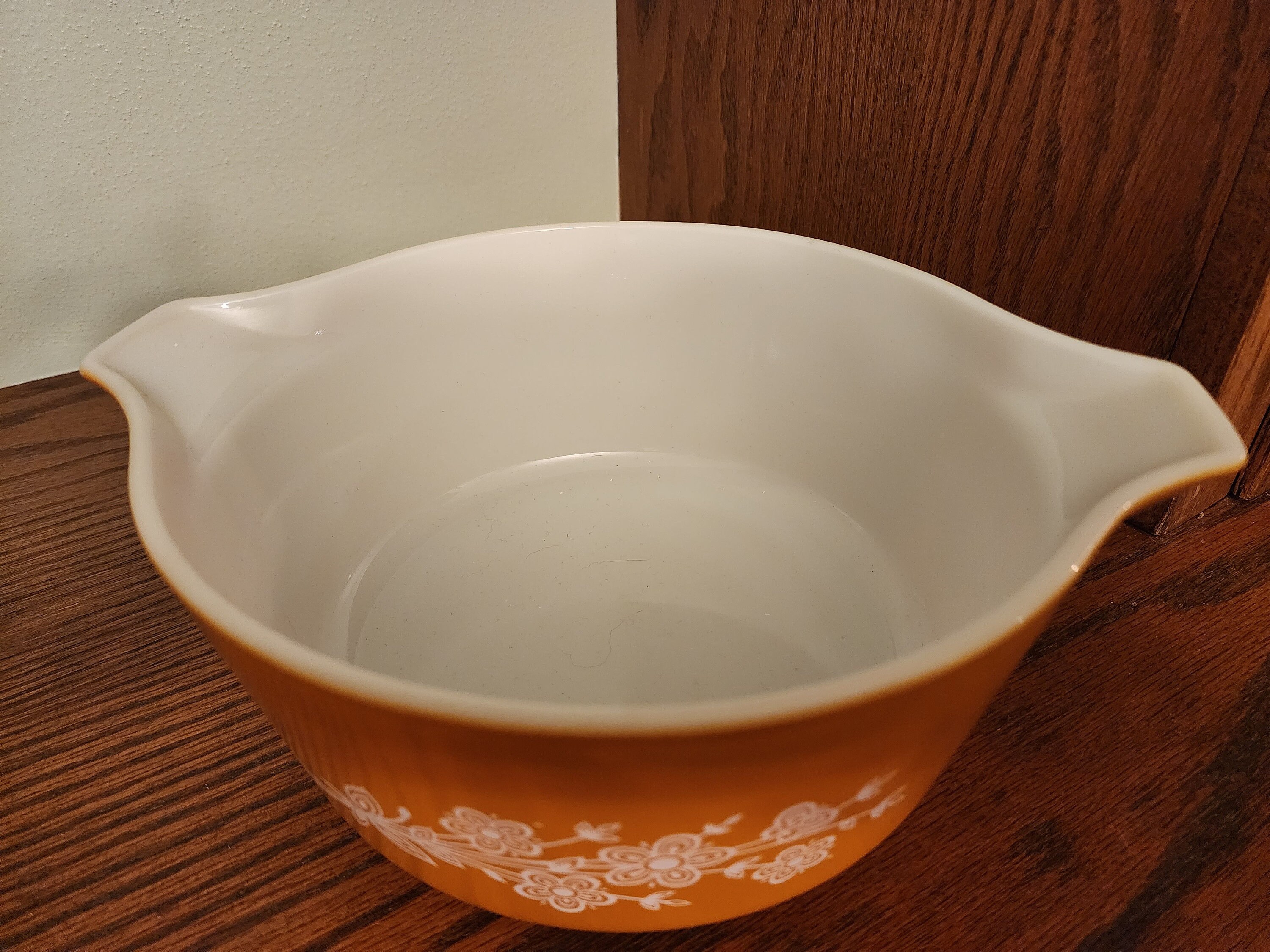 Vintage Pyrex Butterfly Gold Redesign 2.5 Qt. Round Casserole Dish-no ...