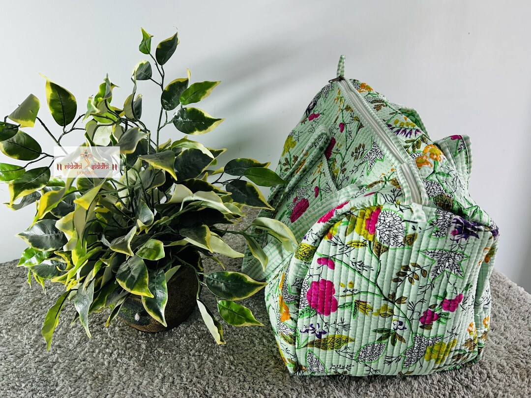 Beautiful Big Size Gym and Yoga Bags | Quilted Cotton Lagged Bags ...