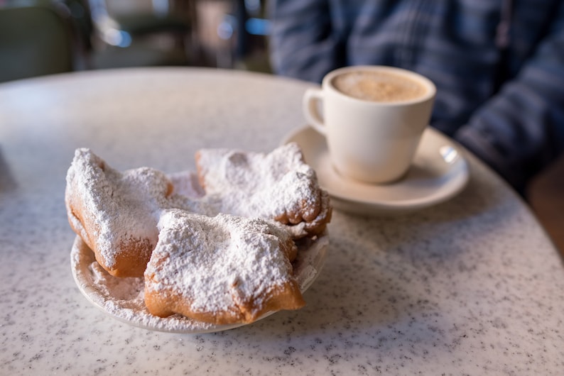 Delicious Coffee and Beignets at the World Famous Cafe Du Monde in New ...