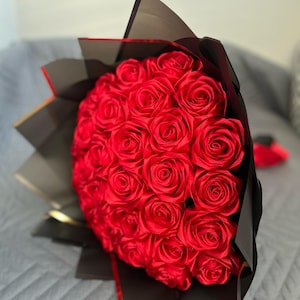 Bright Red Bouquet in Black Wrapper, Anniversary Flower Floral ...