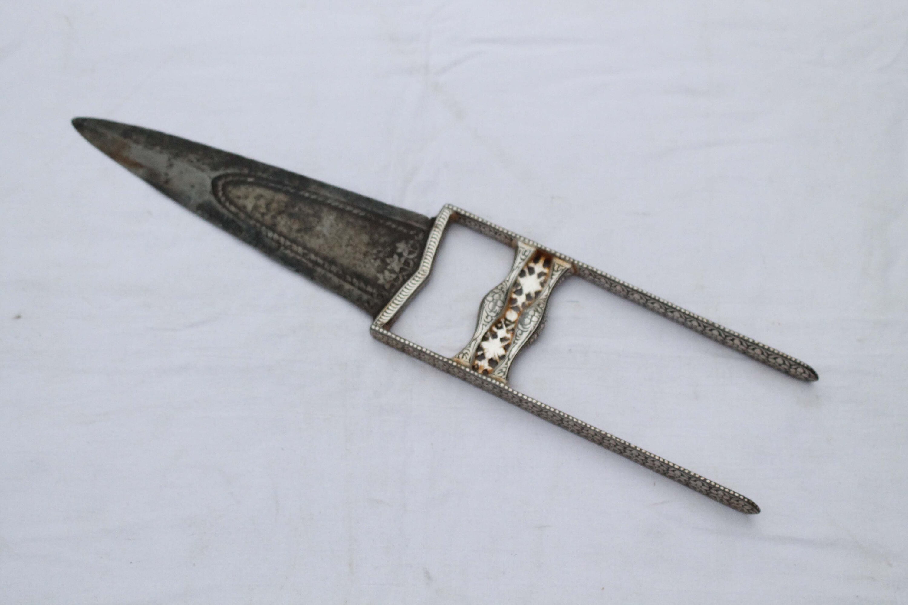 Old Vintage Indo-persian Mughal Rajput Silver Damascened Old Steel ...
